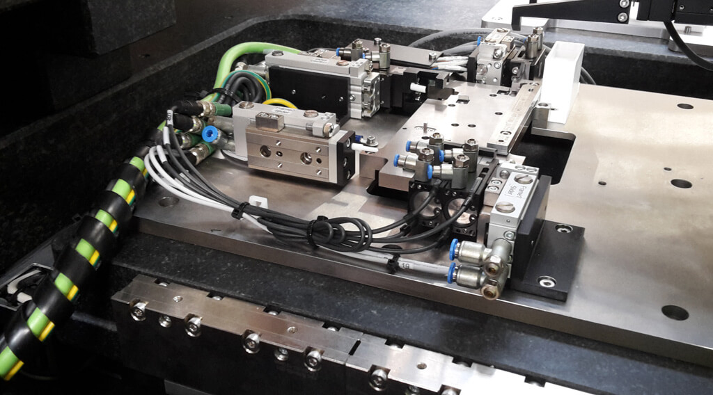 Kundenreferenz ficonTEC Service GmbH - Mensch und Maschine